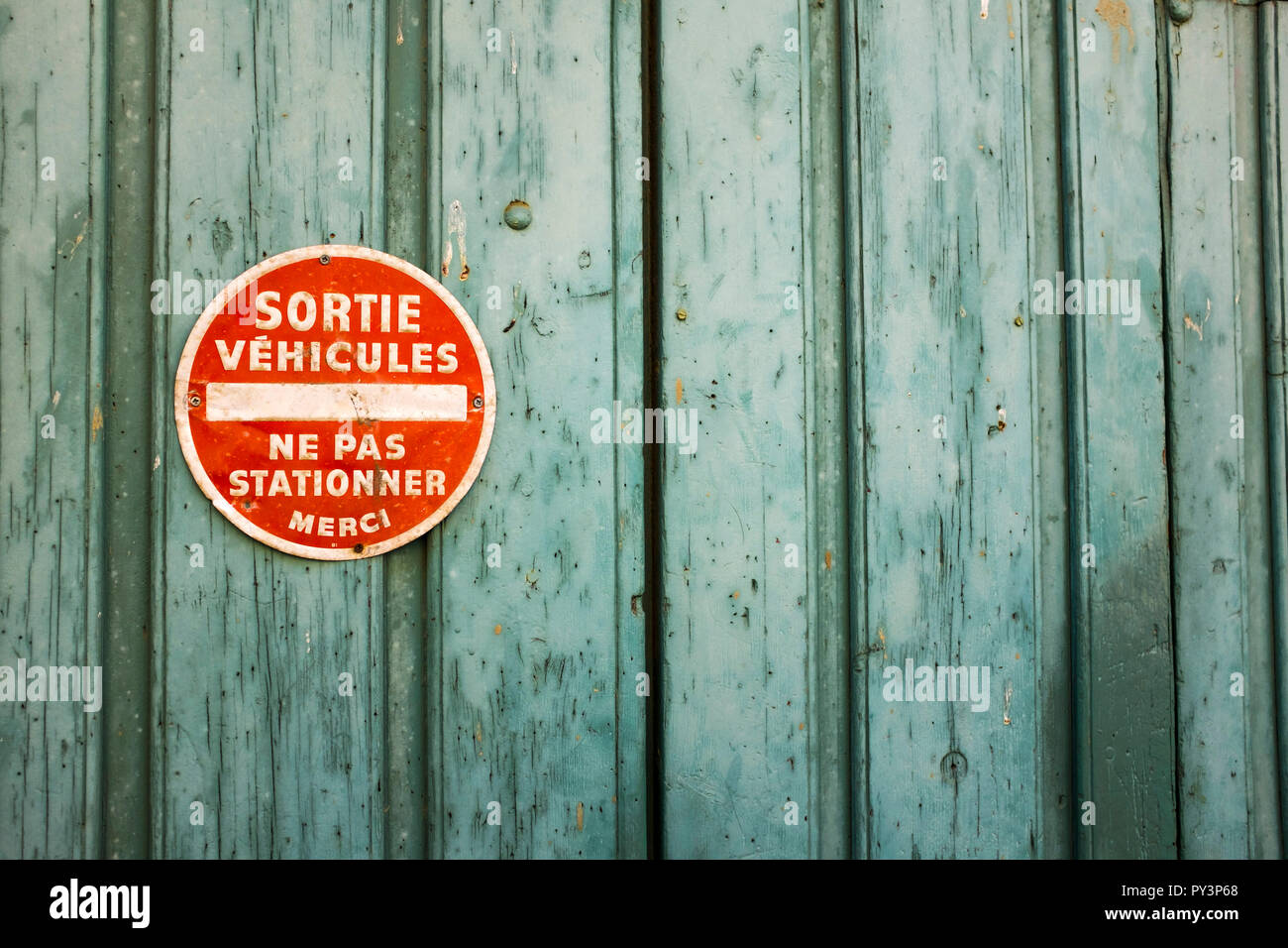 Sign, panneau: Sortie Vehicules, ne pas stationner, merci. Banyuls Sur ...