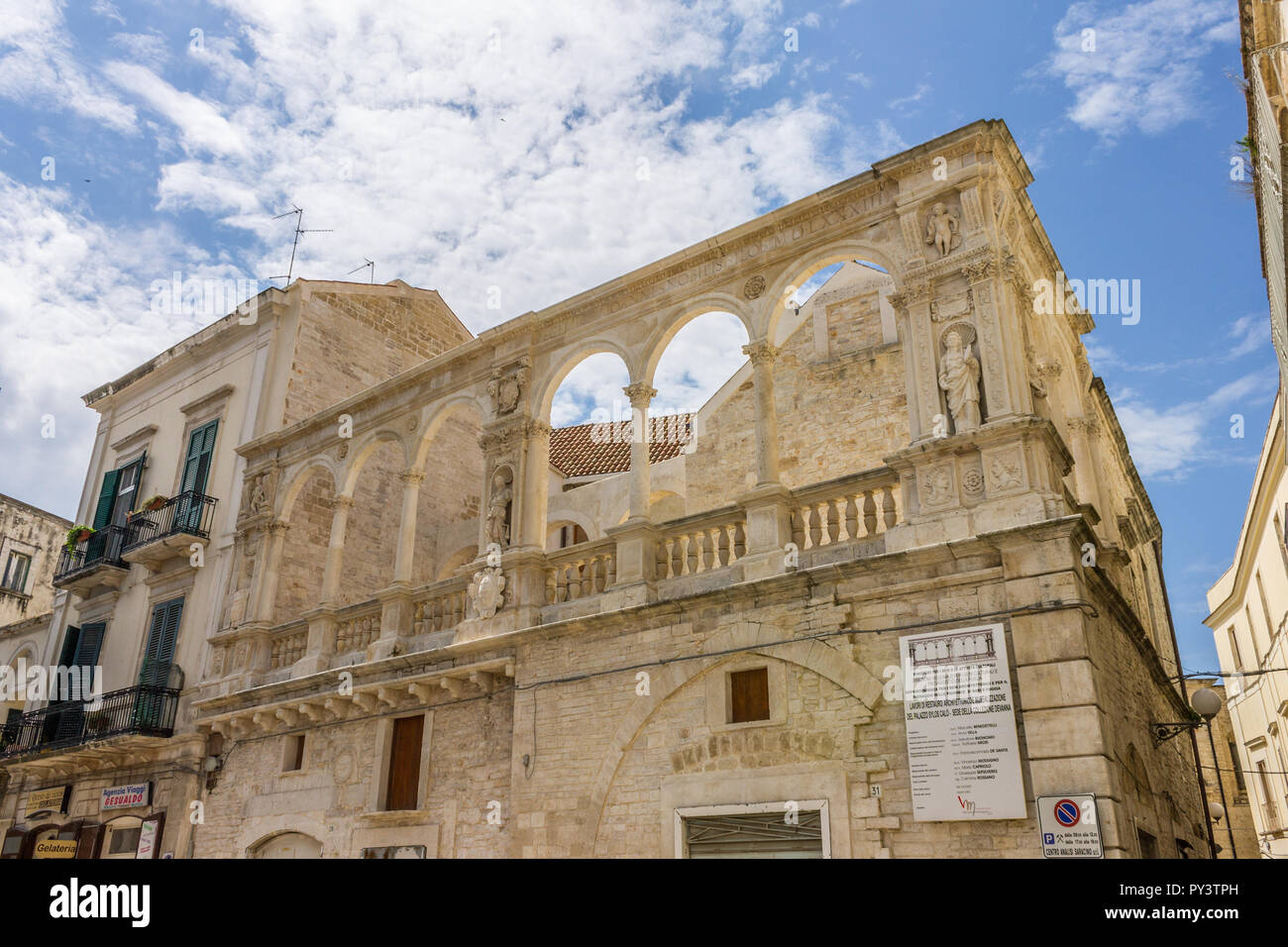 Vulpano sylos palace hi-res stock photography and images - Alamy