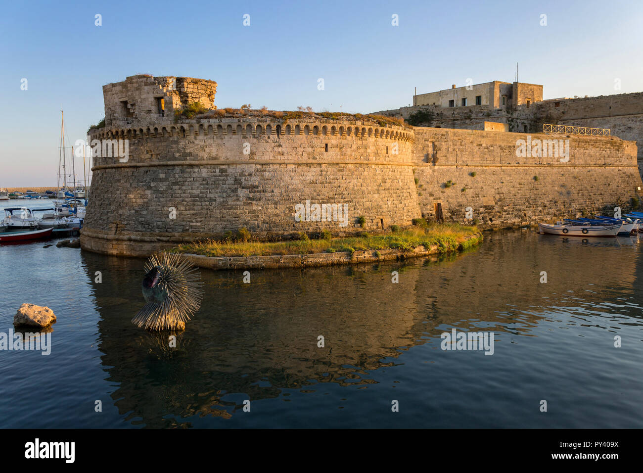 Fortresses harbour hi-res stock photography and images - Alamy