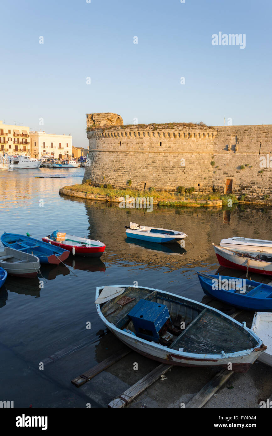 Fortresses harbour hi-res stock photography and images - Alamy
