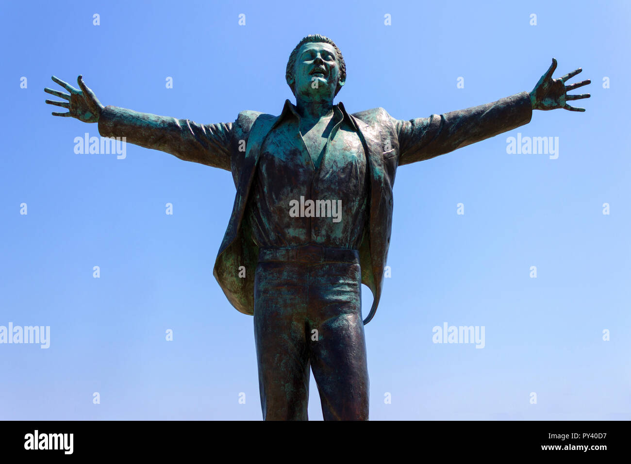 Mare domenico modugno statue hi-res stock photography and images - Alamy