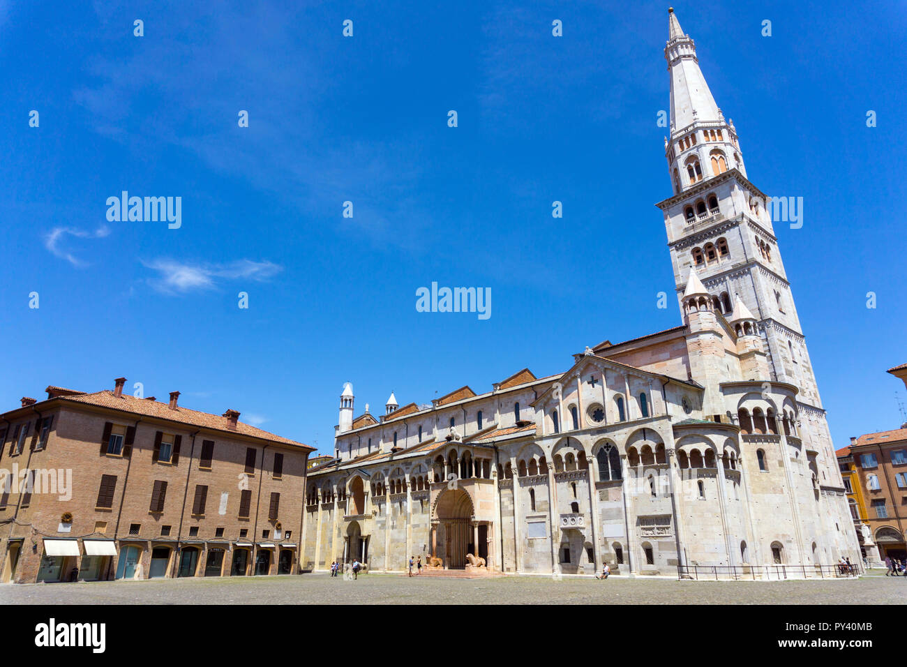 Italy, Emilia Romagna, Modena, Piazza Grande, the cathedral Stock Photo ...