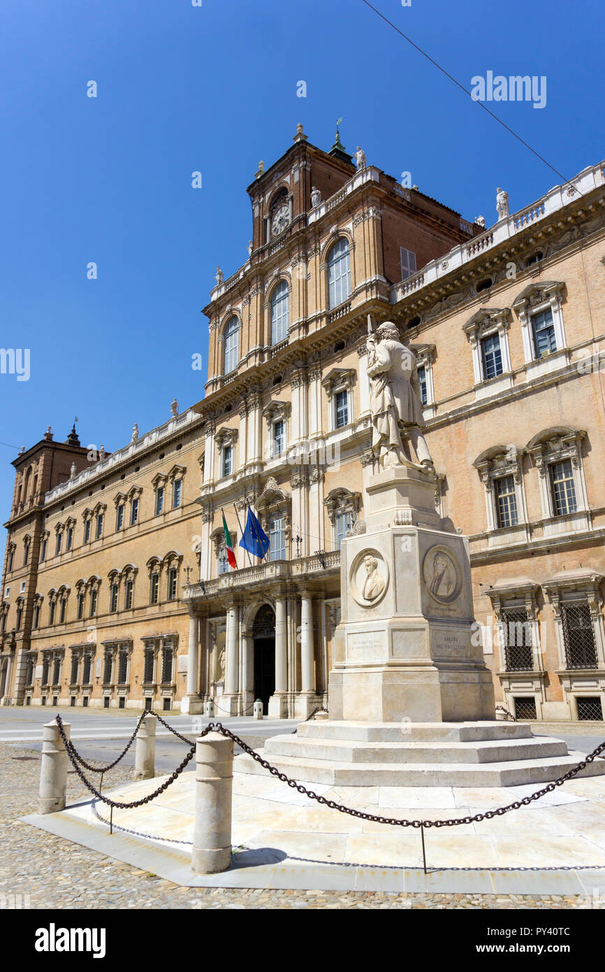Italy, Emilia Romagna, Modena, Piazza Roma, Ducal Palace Stock Photo ...