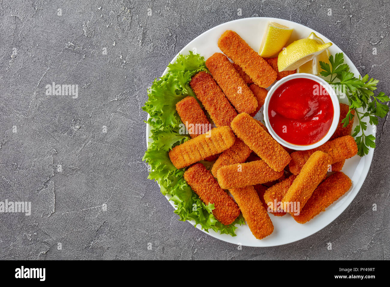 Crumbed fish hi-res stock photography and images - Alamy