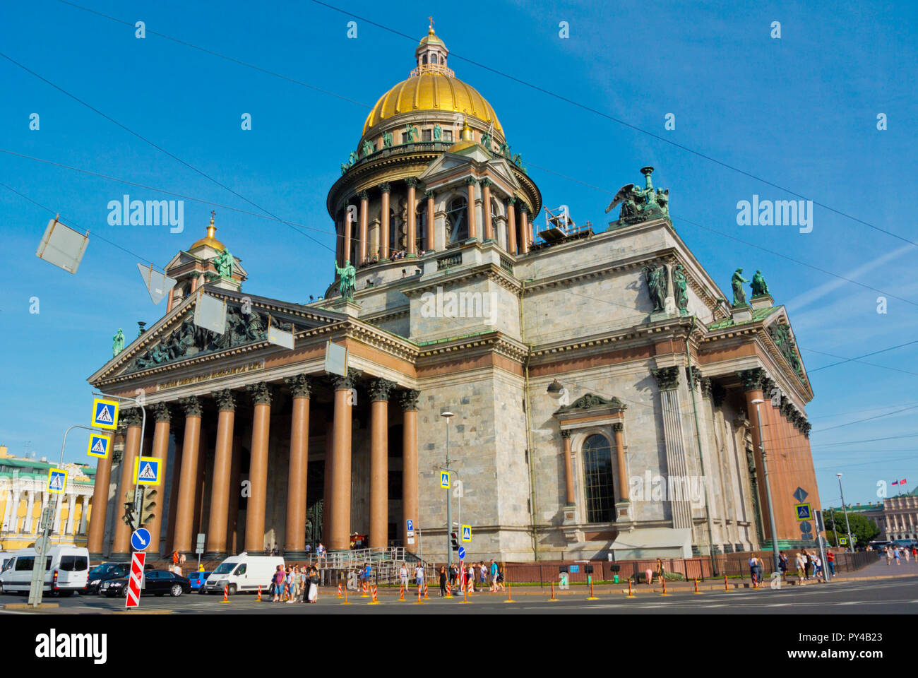 Petersburg st isaac hi-res stock photography and images - Alamy