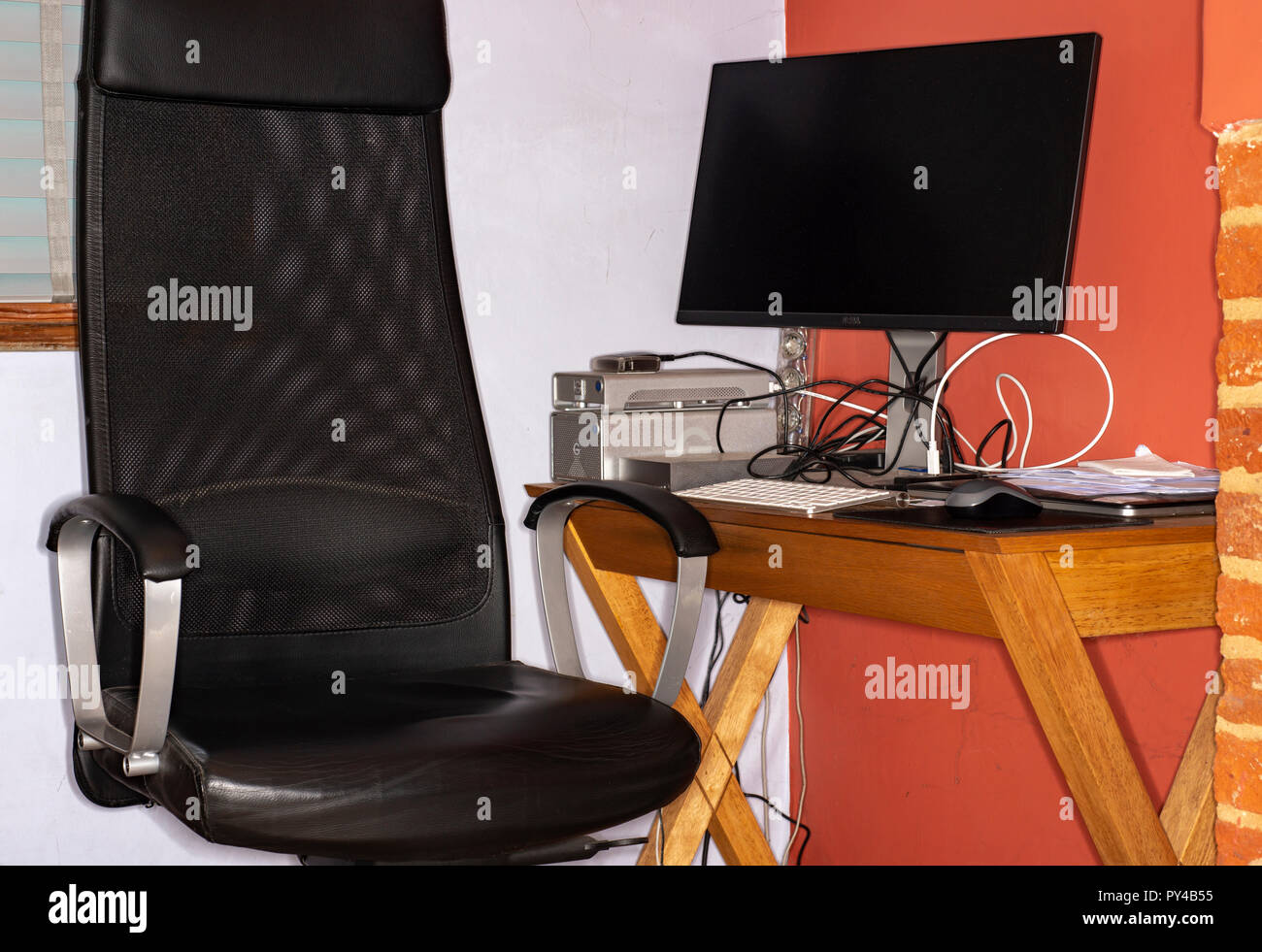 Work station at home hi-res stock photography and images - Alamy