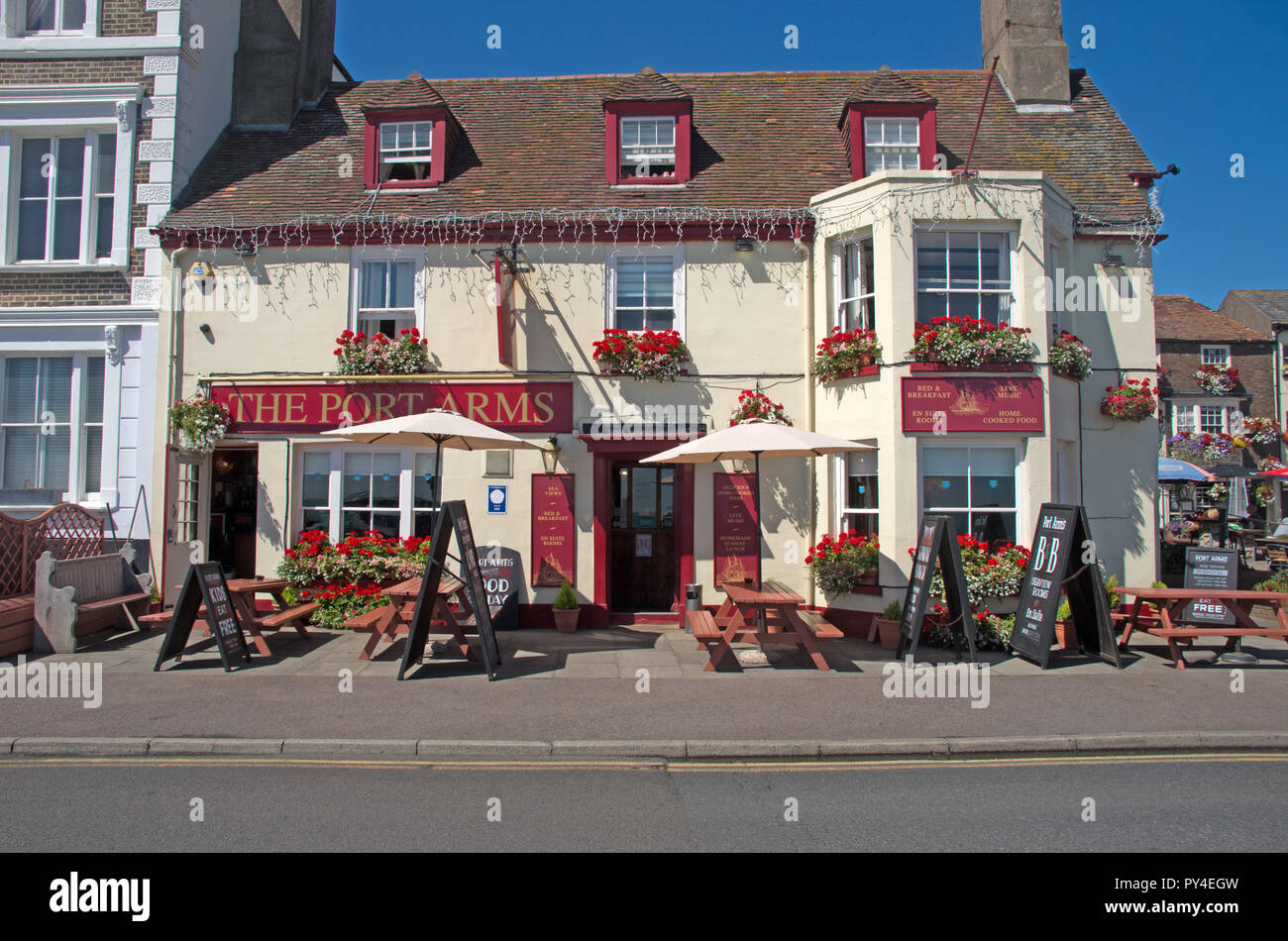 Port arms hi-res stock photography and images - Alamy