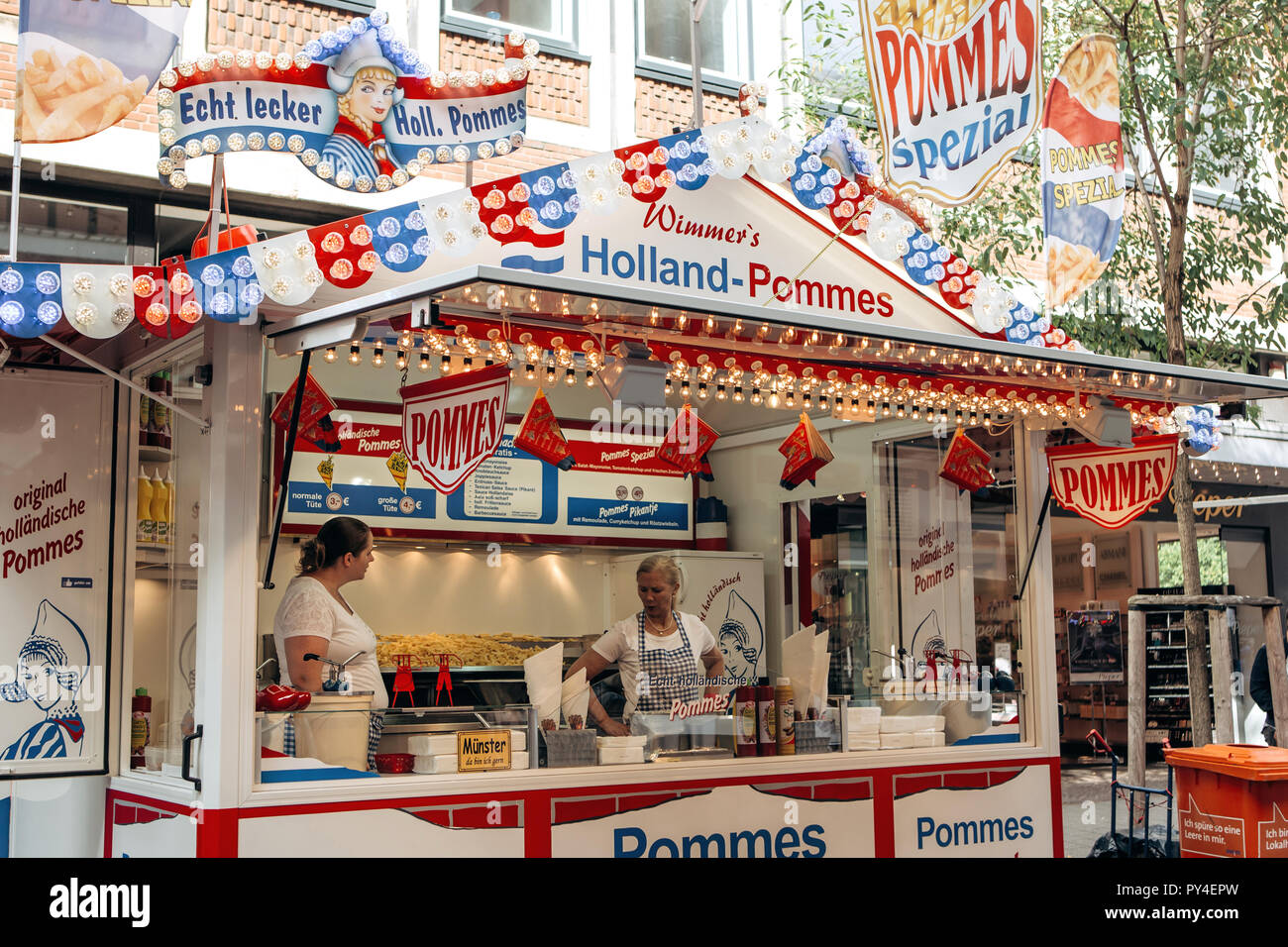 French fries vendor hi-res stock photography and images - Alamy