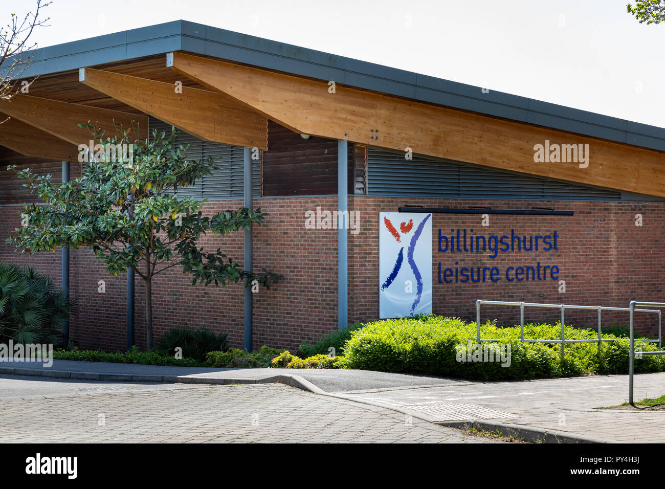 Leisure centre building hi-res stock photography and images - Alamy