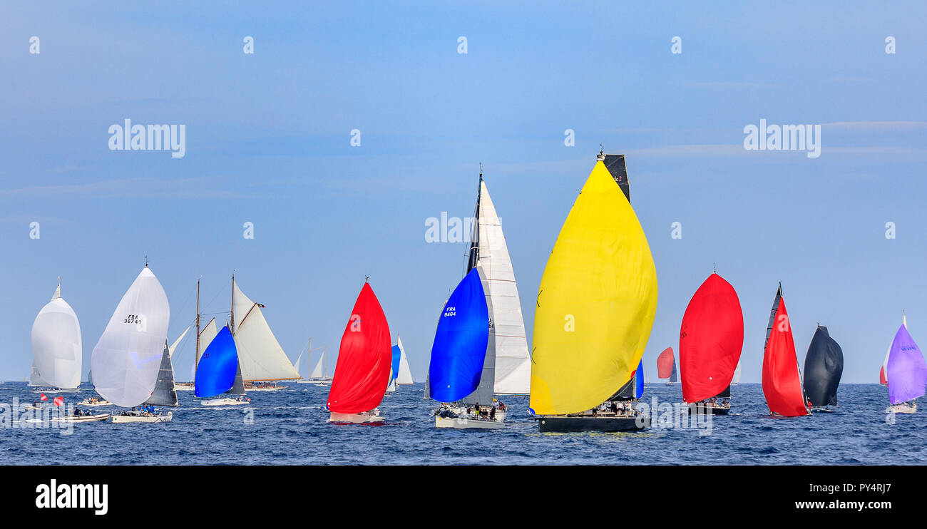 Sailing rush towards the finish line Stock Photo - Alamy