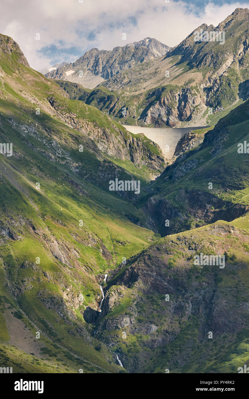 Llauset dam in Aragon. Hydroelectric energy power. Trekking route ...