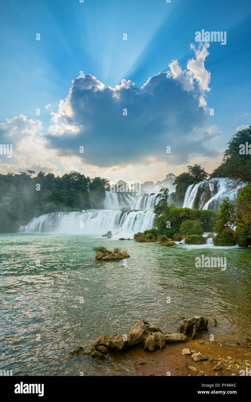 Ban gioc waterfall hi-res stock photography and images - Alamy