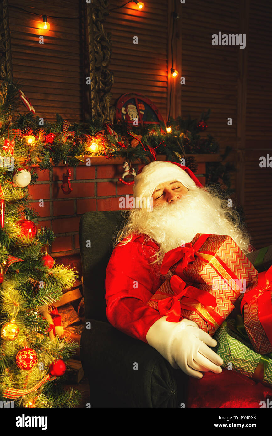 Man sleep christmas hi-res stock photography and images - Alamy