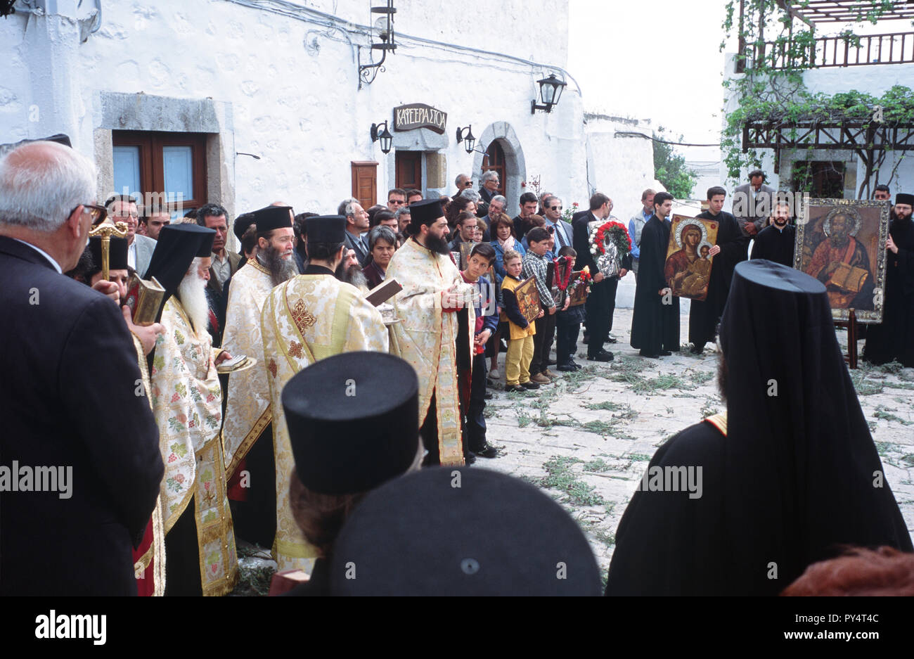 Family icons are blessed at a special service during Holy Week ...