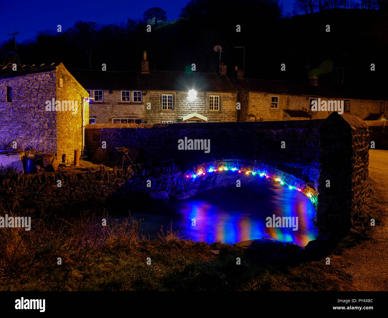 Peak District village of Castleton at Christmas Derbyshire England ...