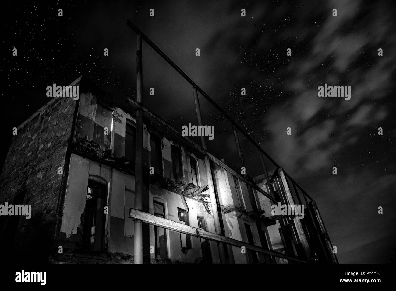 Dramatic lighting home exterior hi-res stock photography and images - Alamy