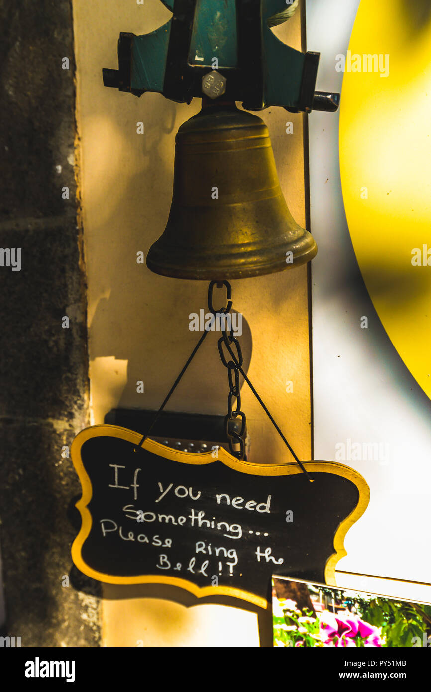 Entrance bell shop hi-res stock photography and images - Alamy