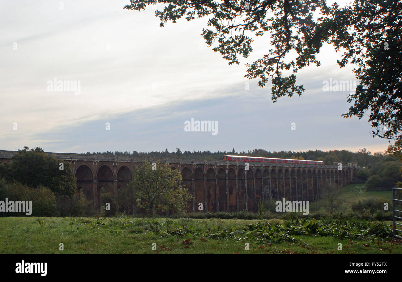 Viaduto ferroviário hi-res stock photography and images - Alamy