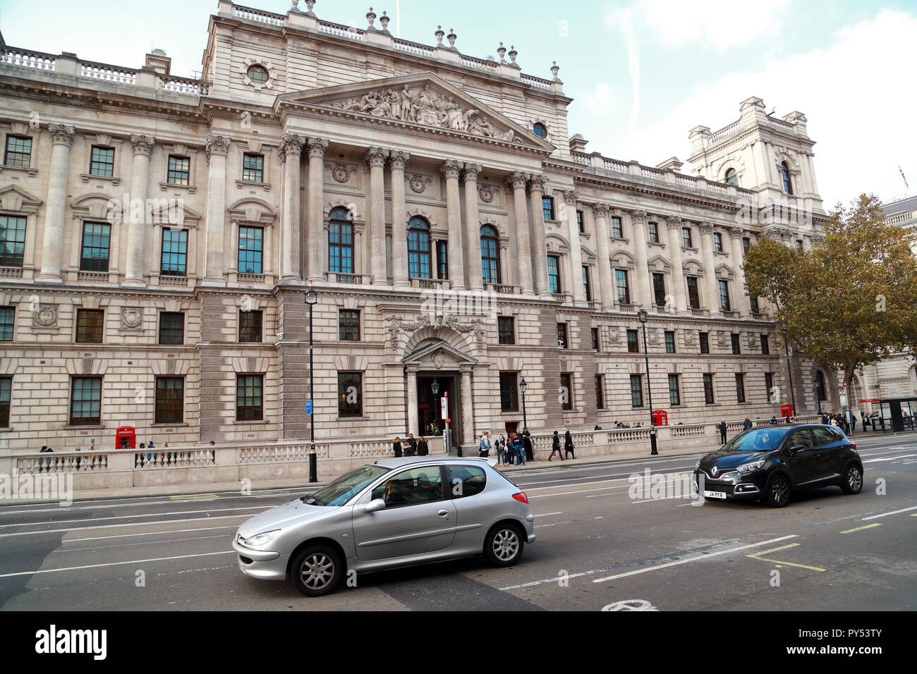 Hm revenue & customs office hi-res stock photography and images - Alamy