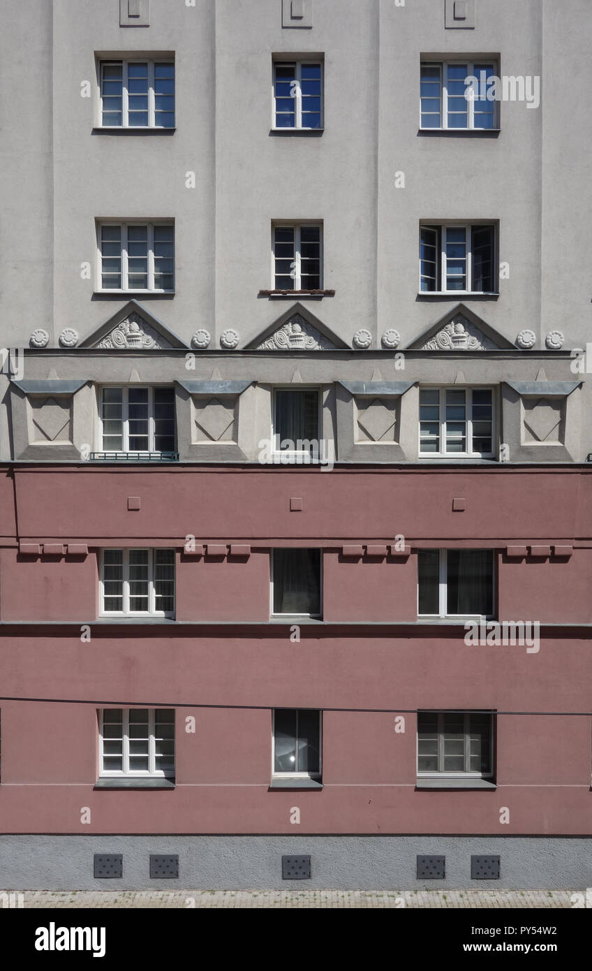Wien, Gemeindebau des 'Roten Wien' - Vienna, Council Tenement Block ...