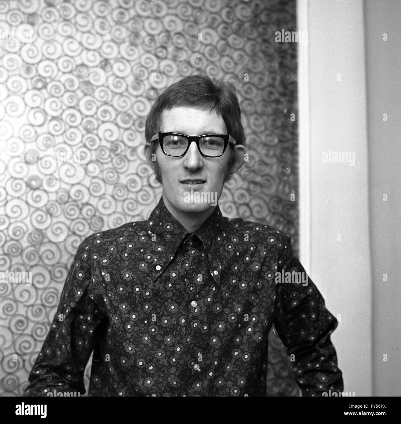 THE ATTACK English pop group member Bob Hodges in 1967 Stock Photo - Alamy