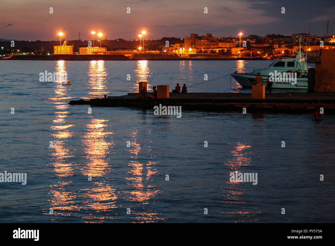 Siracusa harbour hi-res stock photography and images - Alamy