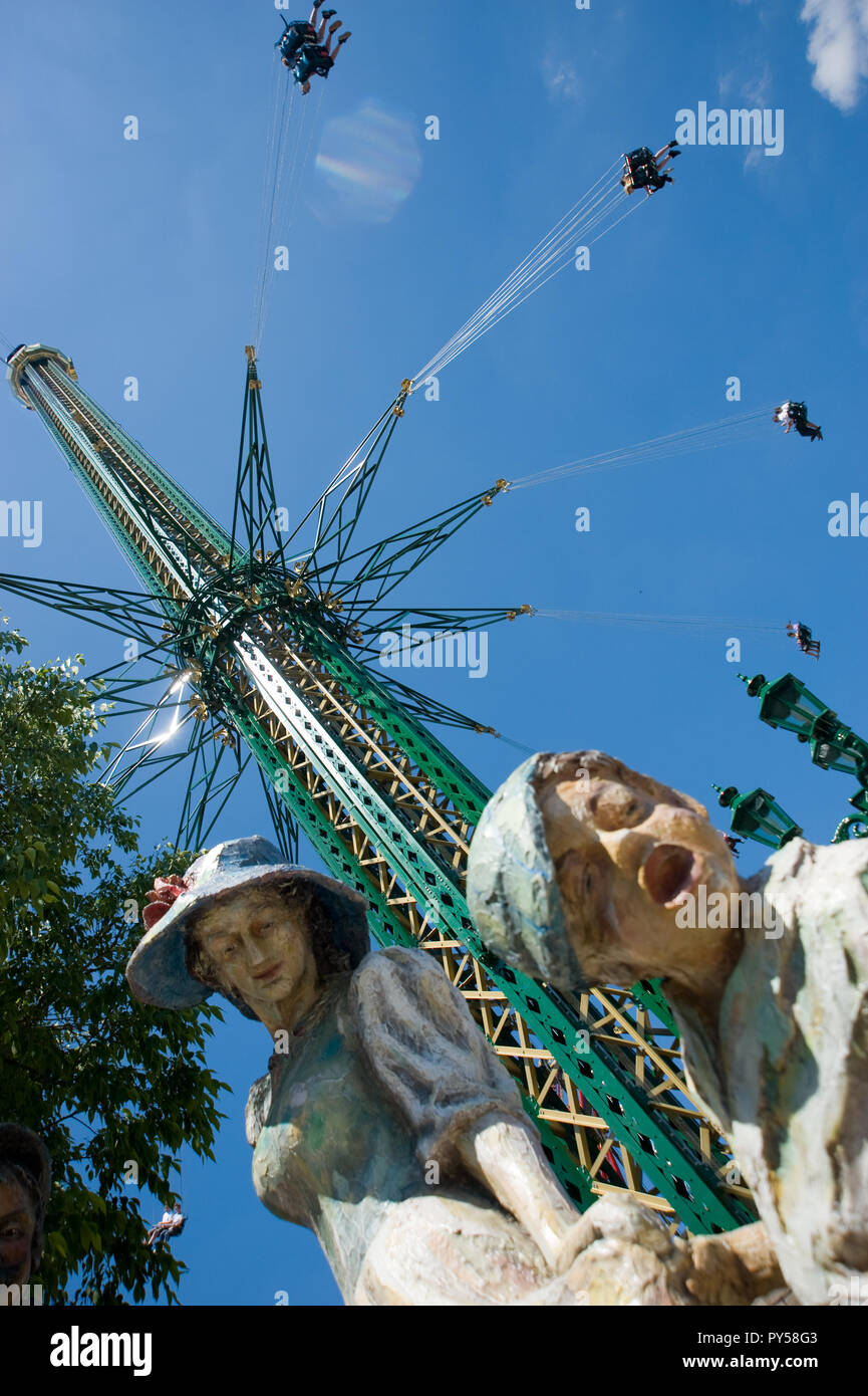 Wien, Prater, Kettenkarussell - Vienna, Wurstelprater Stock Photo - Alamy