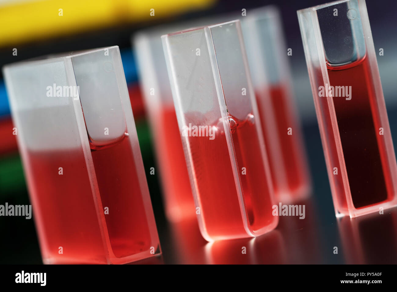 Quartz cuvette sample liquid hi-res stock photography and images - Alamy