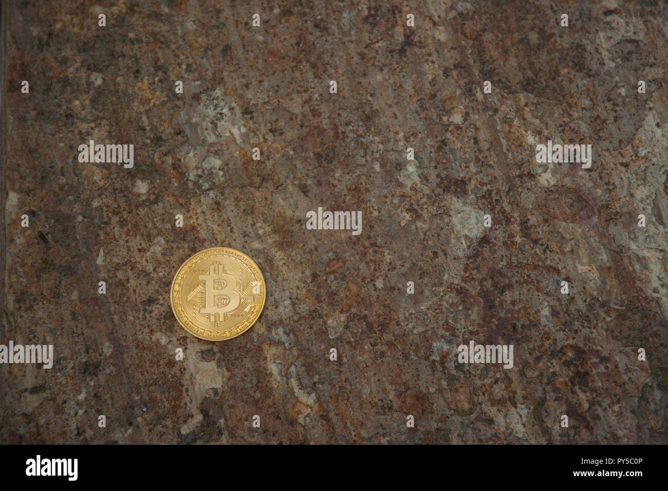 Bitcoin with metal texture background Stock Photo - Alamy
