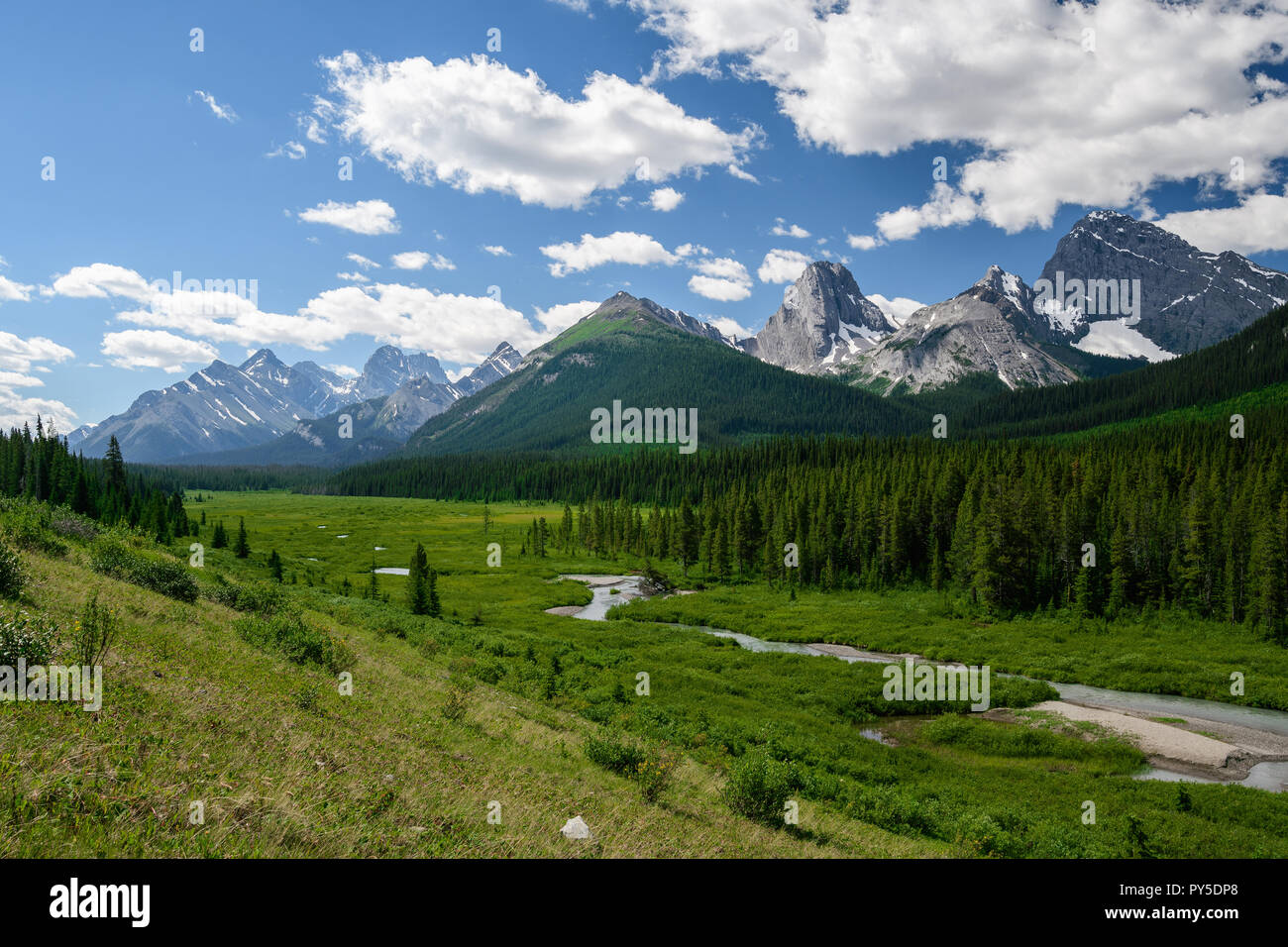 Kananaskis river in kananaskis provincial park hi-res stock photography ...