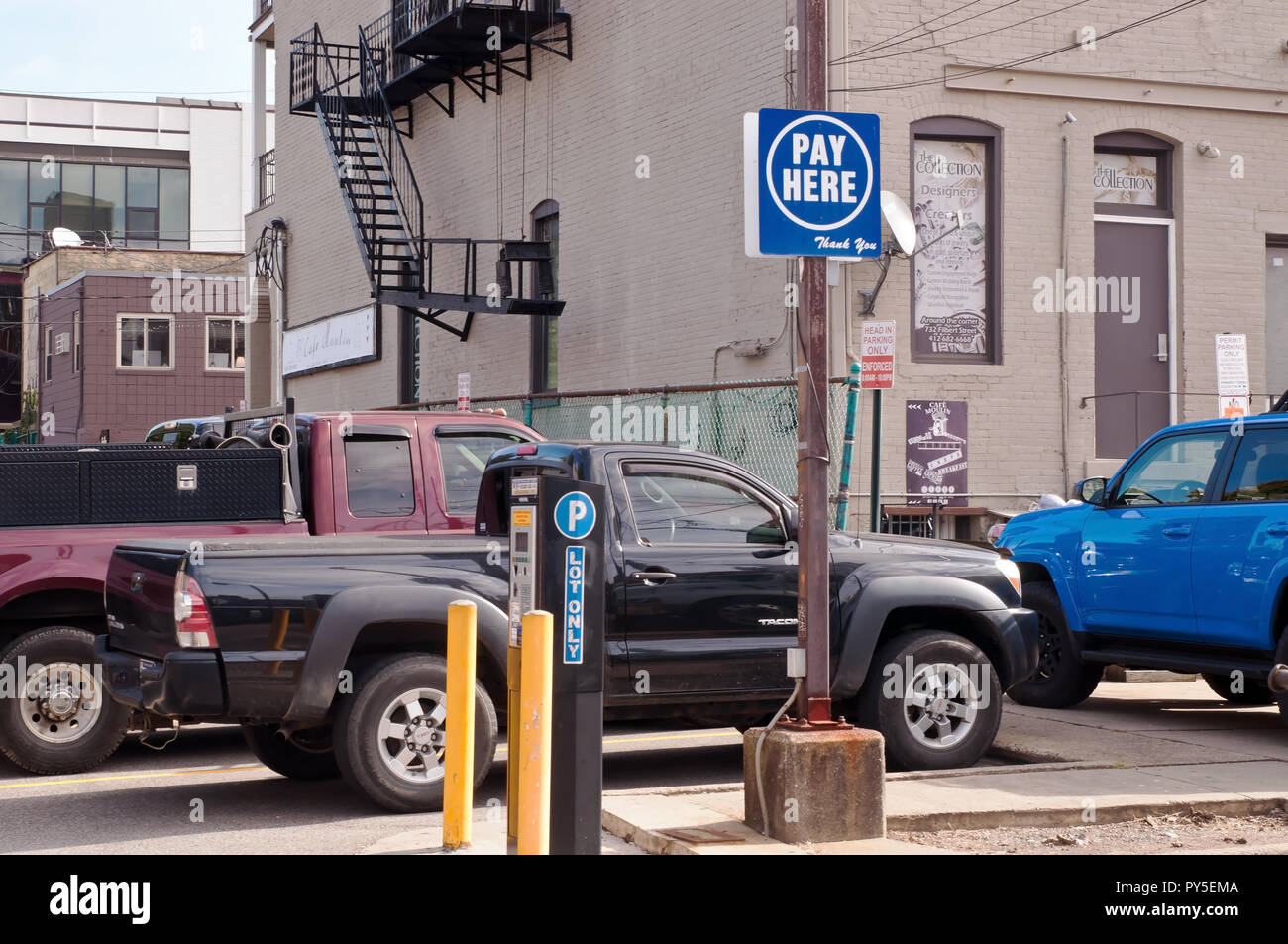A Parking Authority pay station in the Walnut Street parking lot in the ...