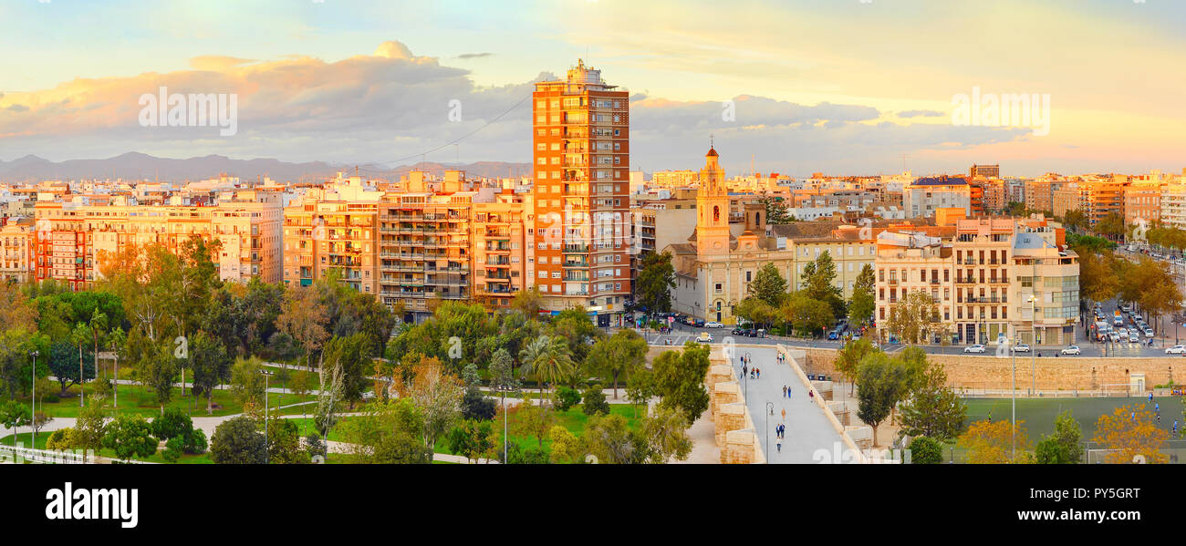 Valencia street view hi-res stock photography and images - Alamy