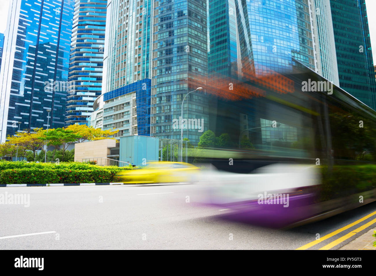 Singapore bus hi-res stock photography and images - Alamy