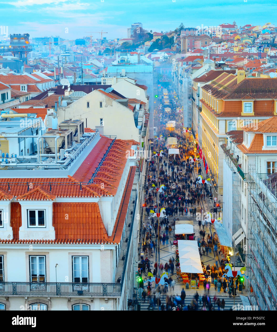 Crowd of portuguese people hi-res stock photography and images - Alamy