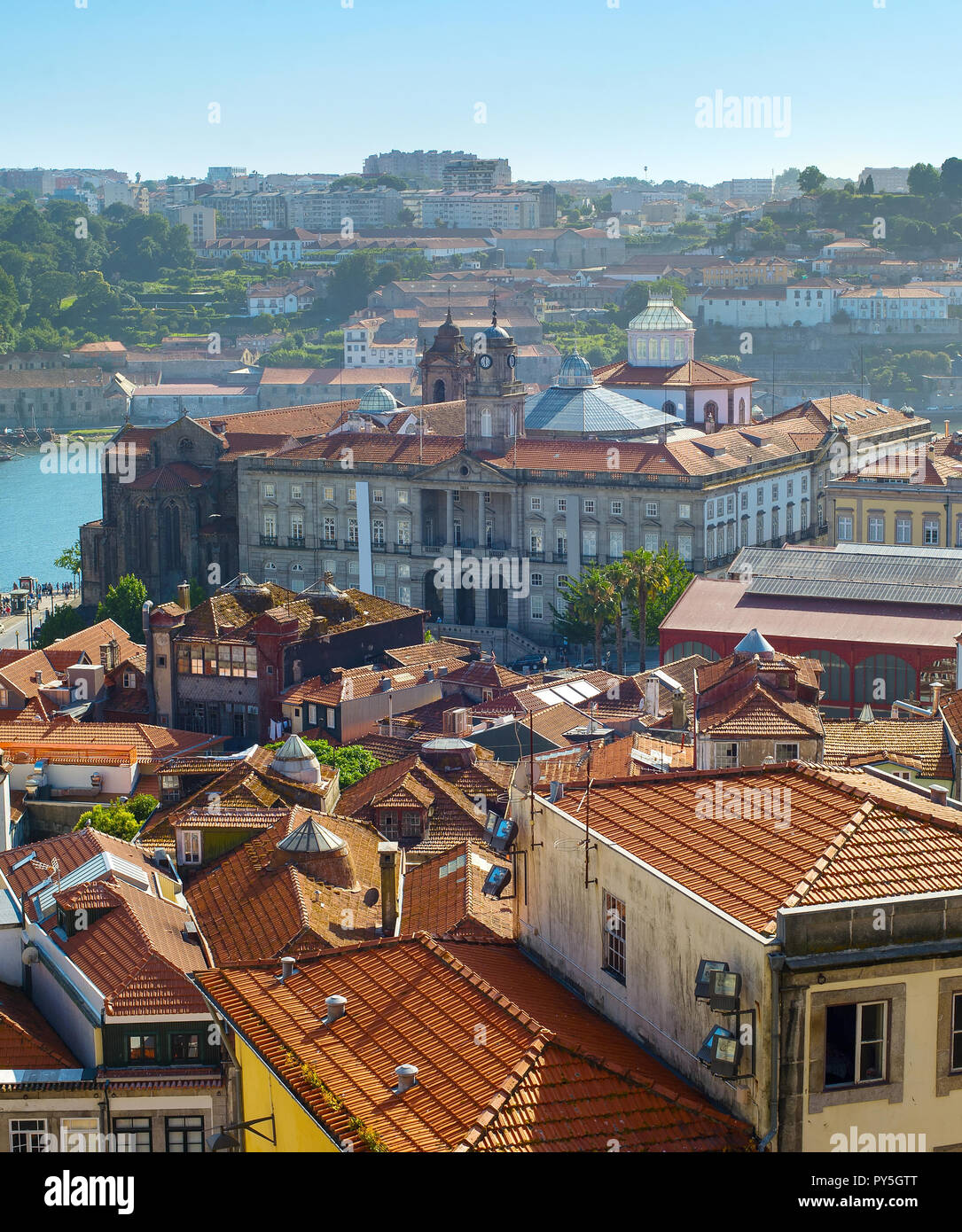 Town house porto hi-res stock photography and images - Alamy