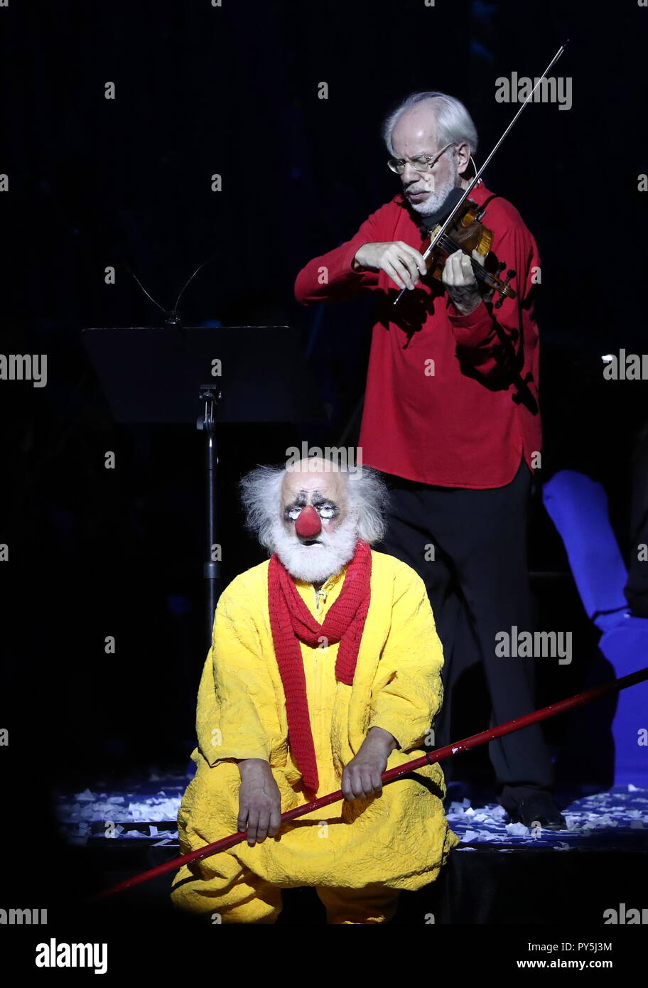 Russian Clown High Resolution Stock Photography and Images - Alamy