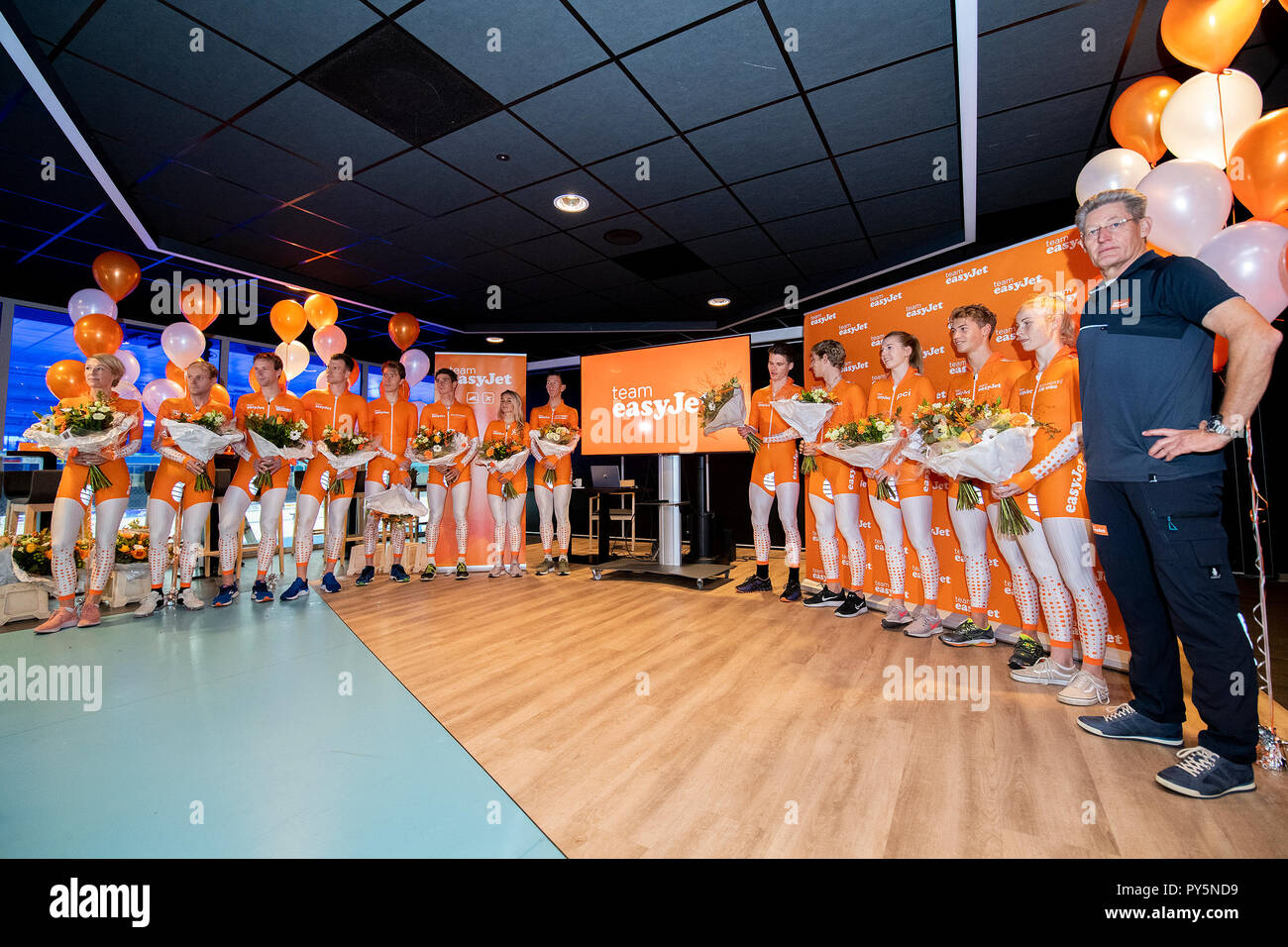 Team easyjet hi-res stock photography and images - Alamy