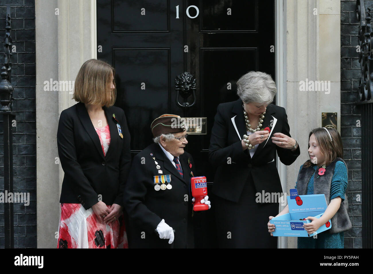 Remembrance poppy lapel hi-res stock photography and images - Alamy