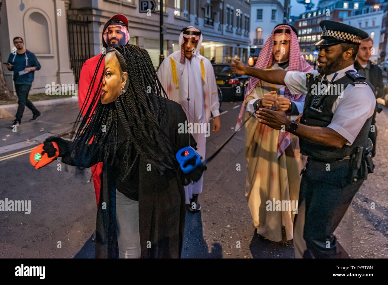 Saudi police officer hi-res stock photography and images - Alamy