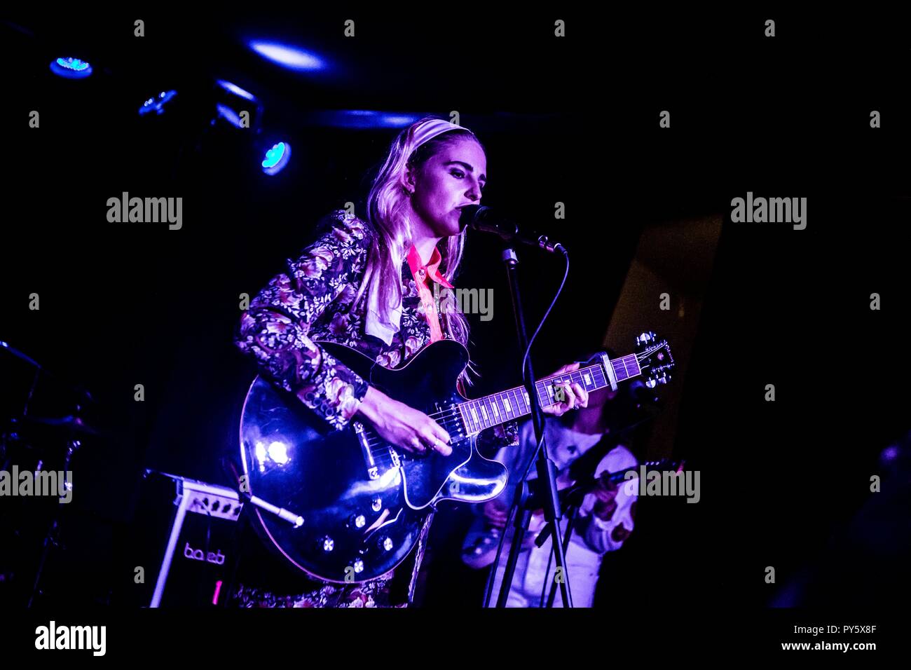 Laurel london singer hi-res stock photography and images - Alamy