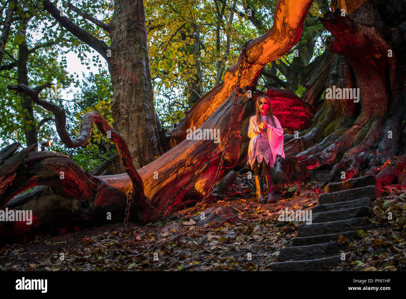 26/10/18 To mark Halloween Freya Kirkpatrick, 10, visits Britain's ...