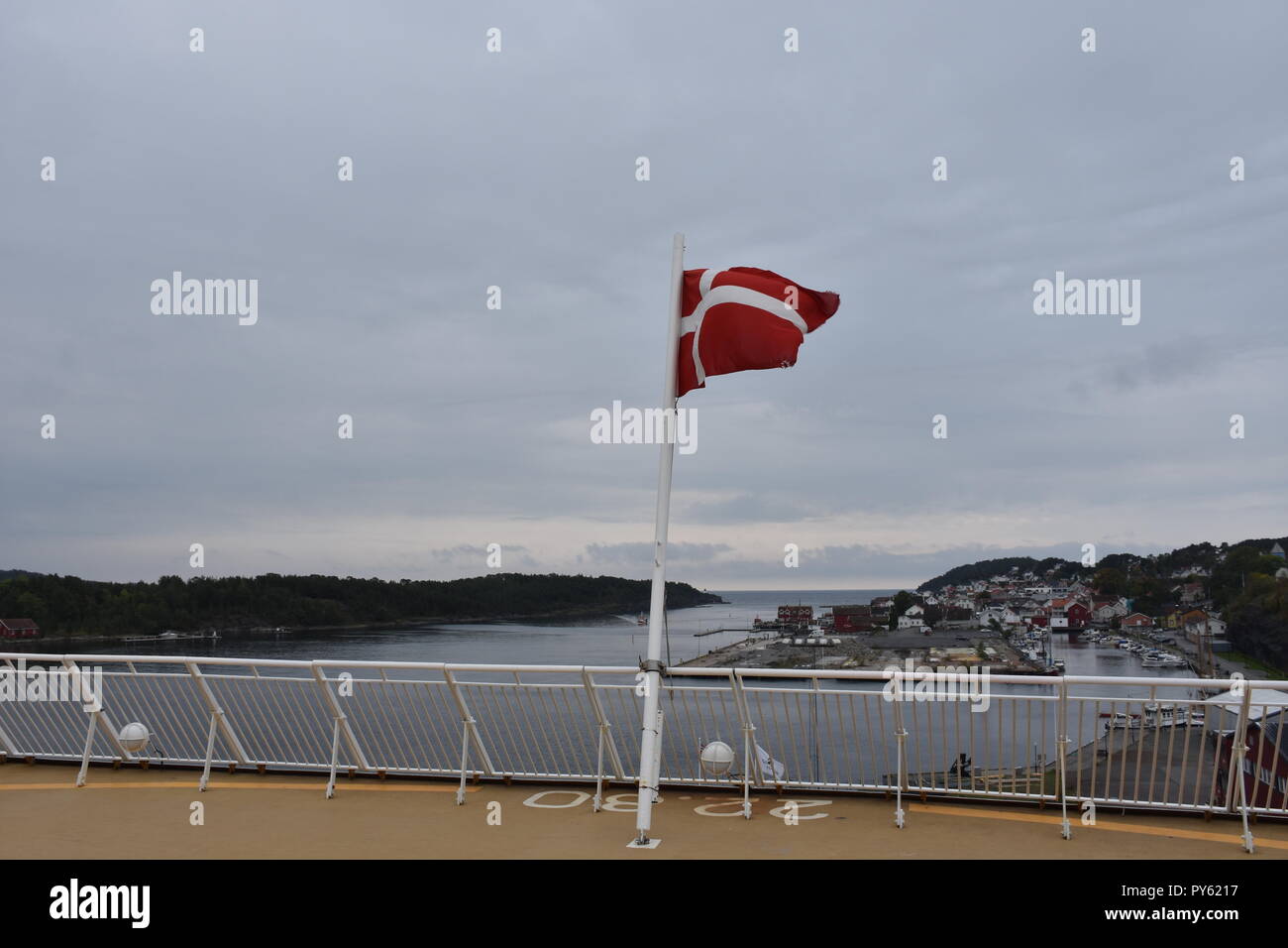 Kreuz tuch hi-res stock photography and images - Alamy