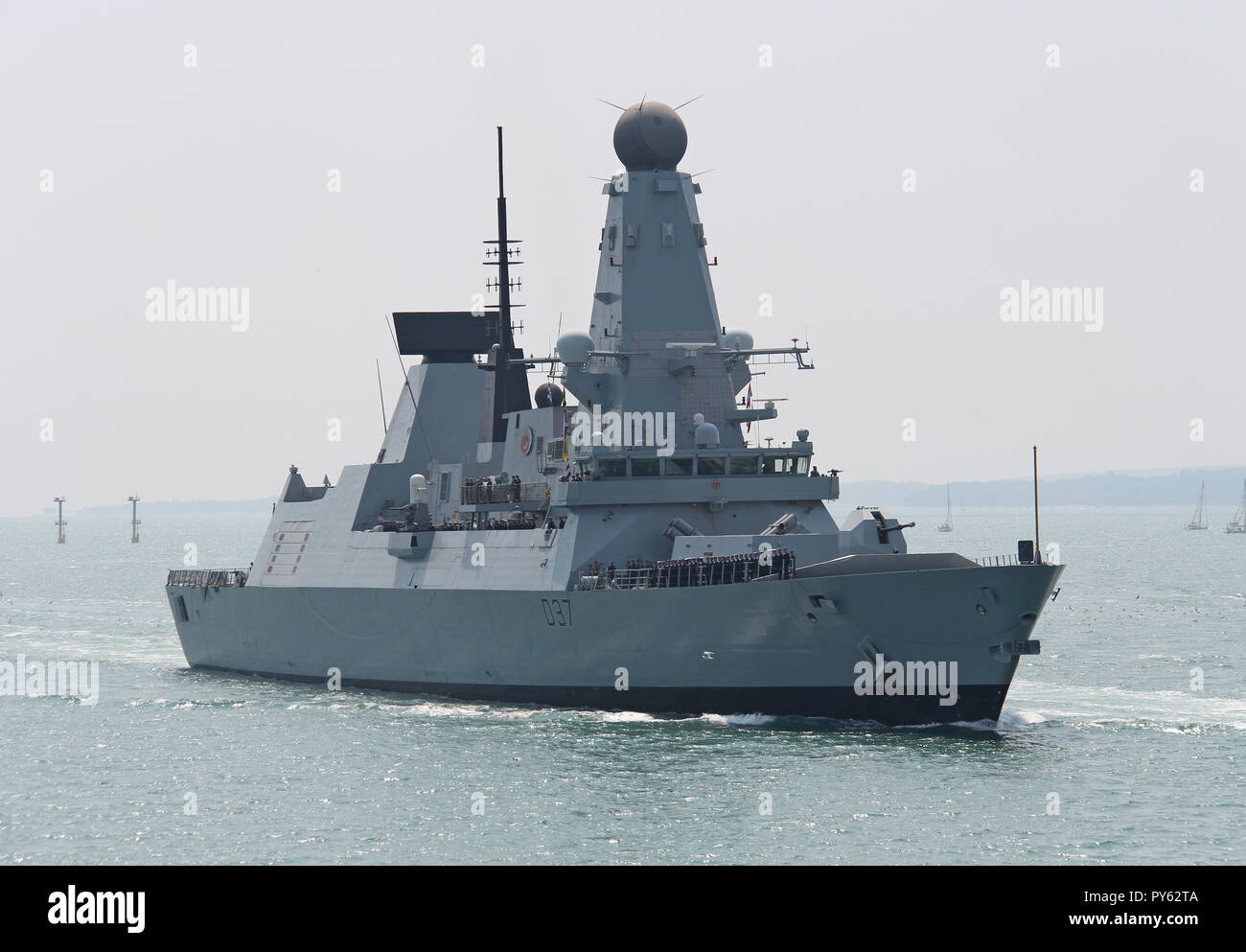 Hms duncan d37 hi-res stock photography and images - Alamy