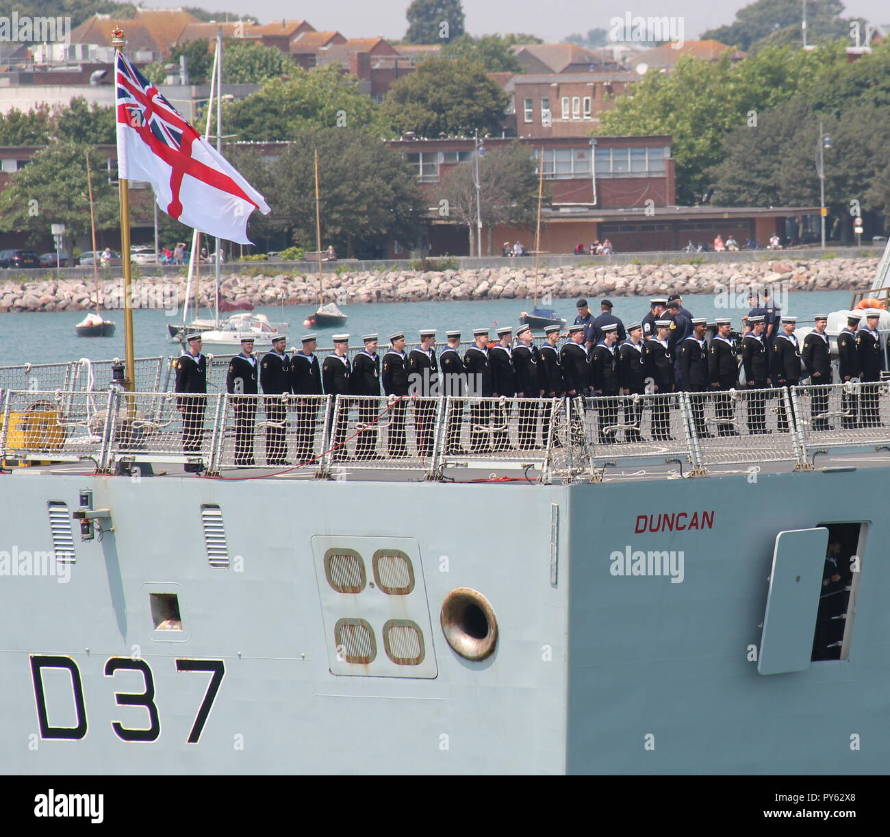 Hms duncan d37 hi-res stock photography and images - Alamy