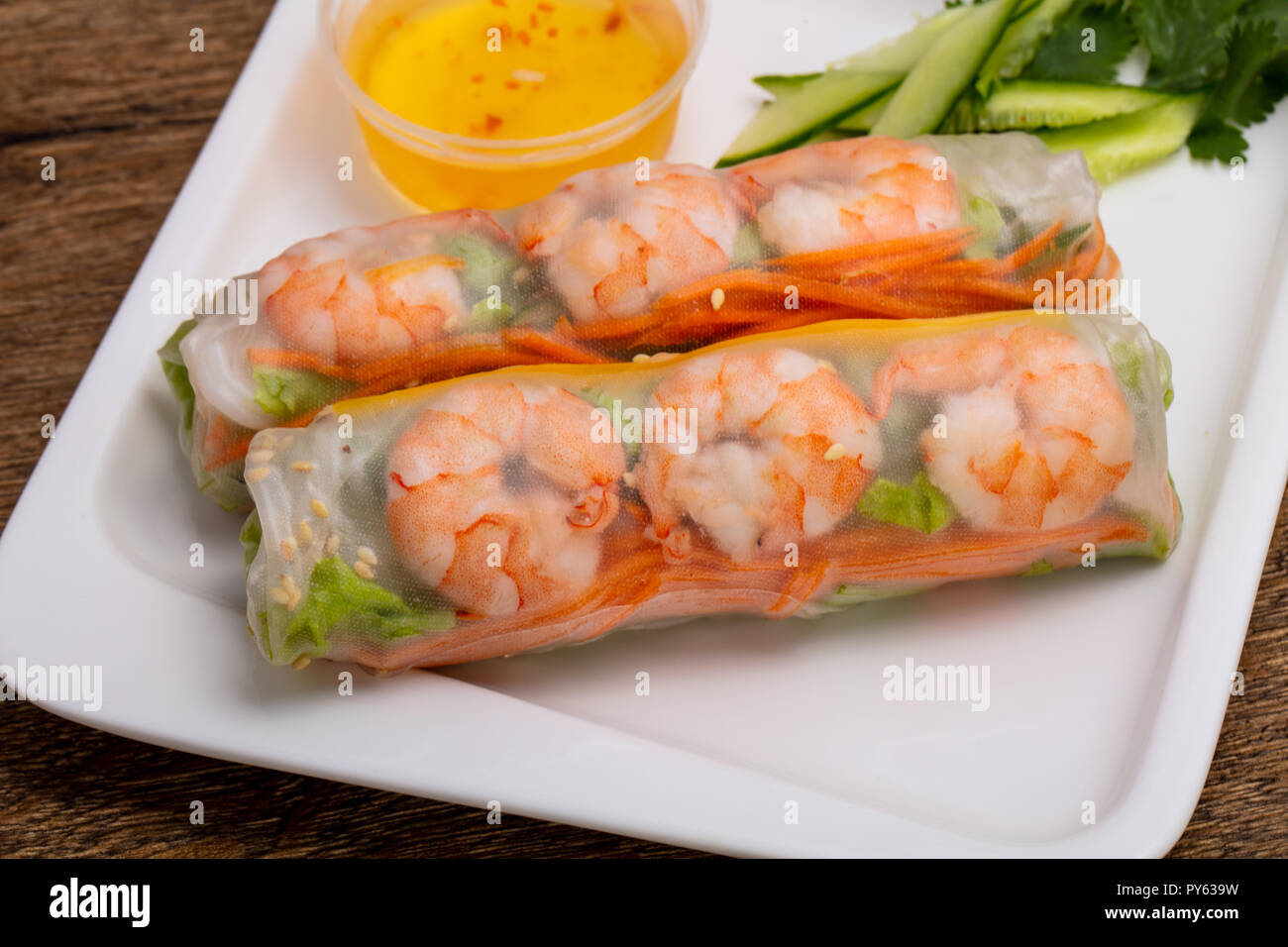 Vietnamese Spring roll with prawn and vegetables Stock Photo - Alamy