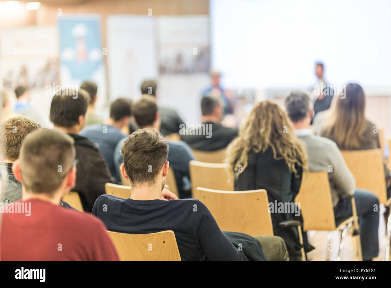 Interview round table hi-res stock photography and images - Alamy