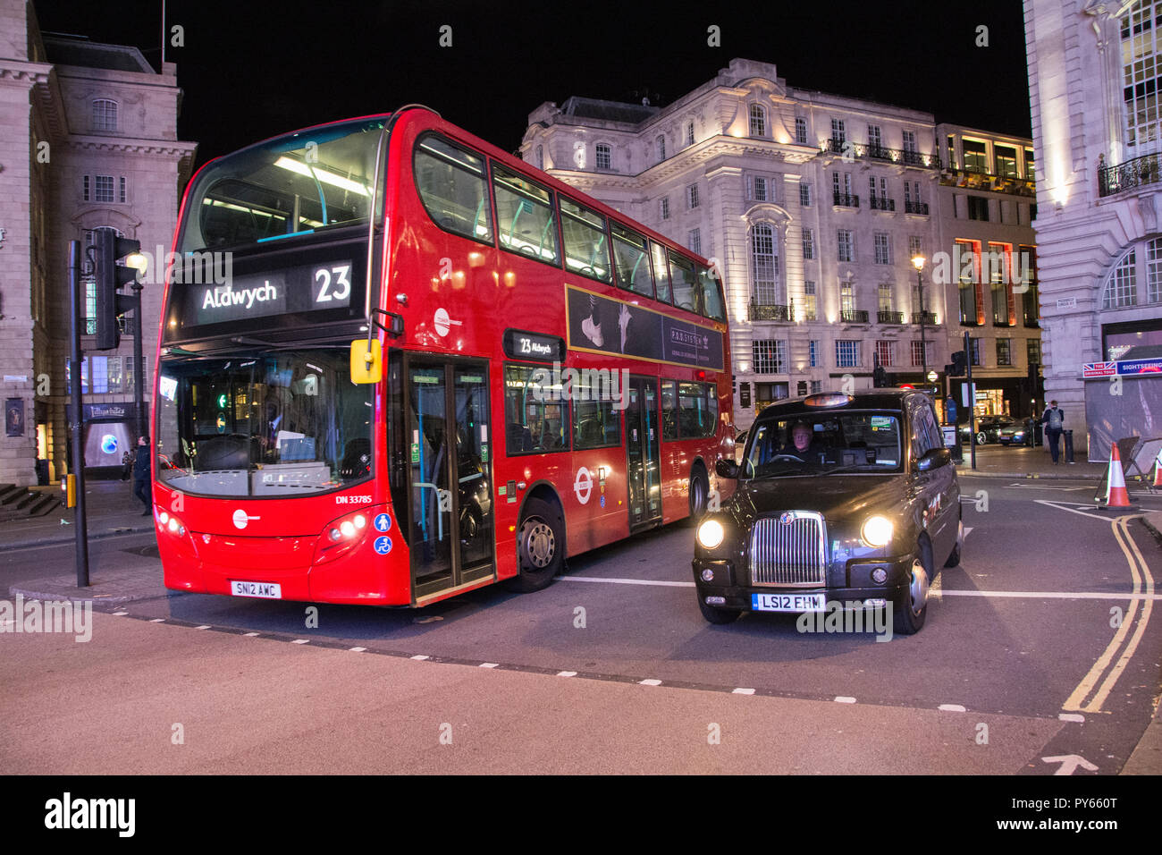 Red london bus black cab hi-res stock photography and images - Alamy