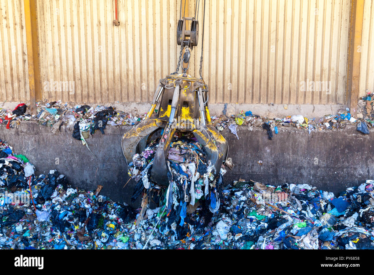 municipal mixed solid waste management Stock Photo - Alamy