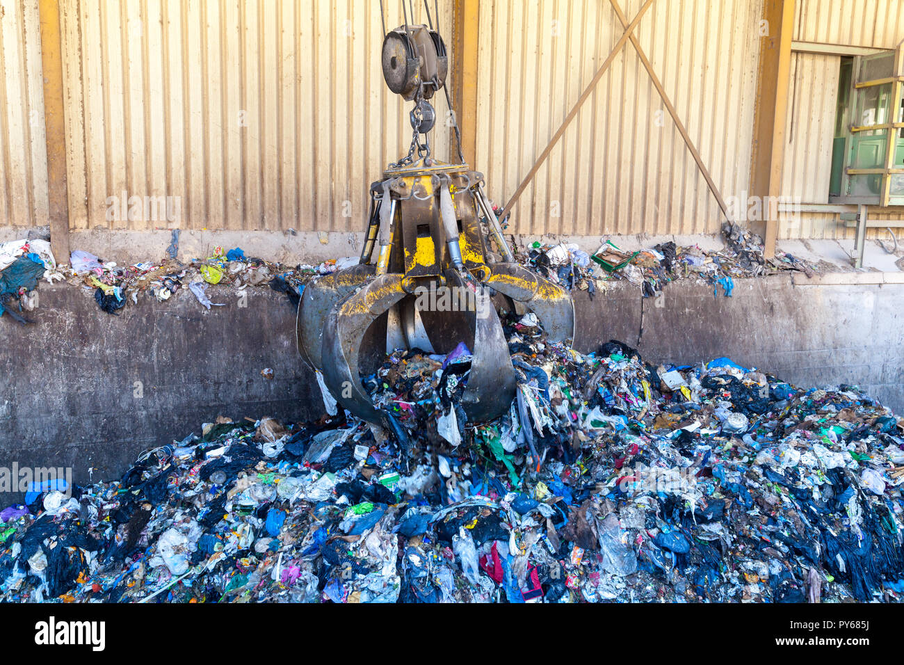 municipal mixed solid waste management Stock Photo - Alamy