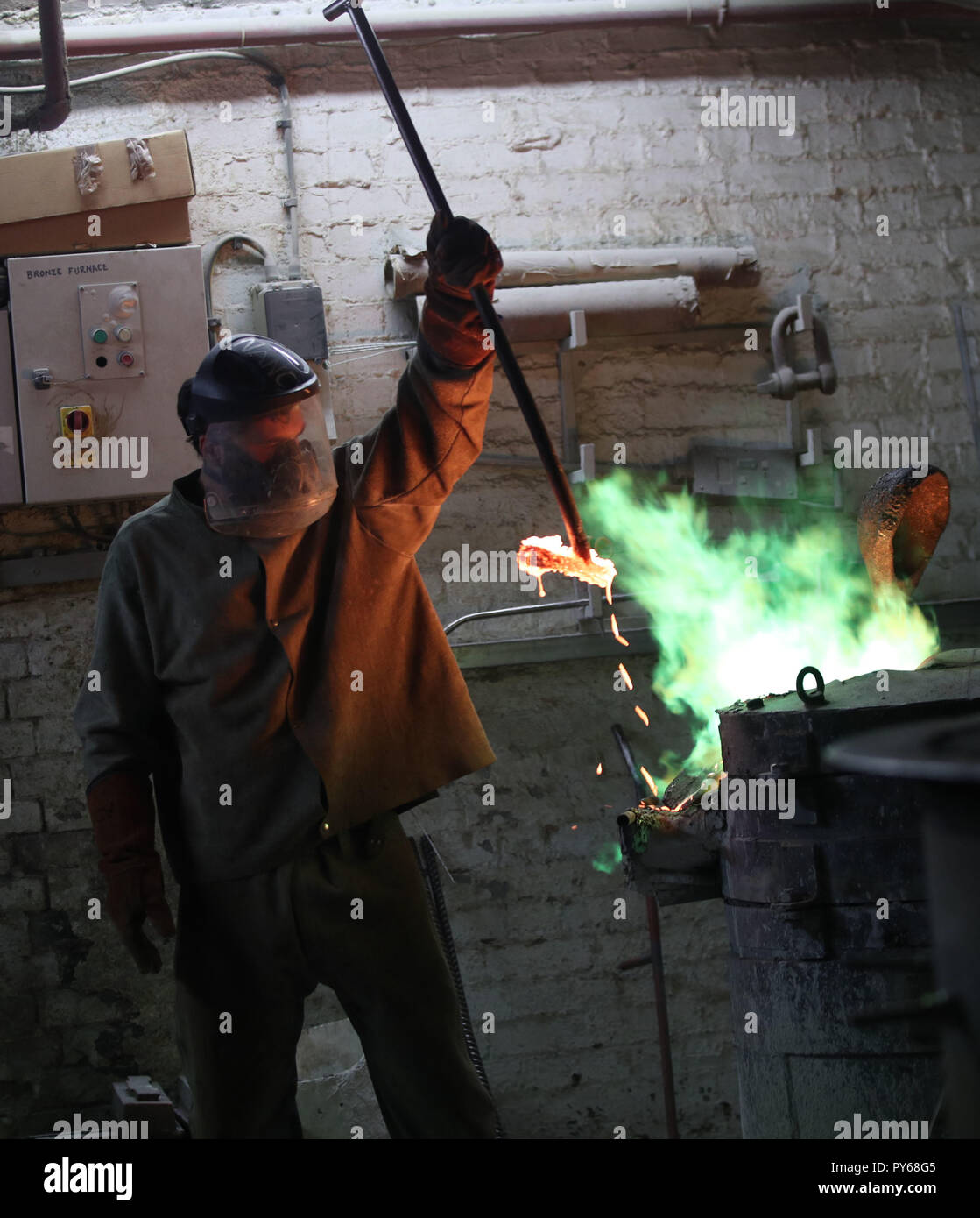 Hazel reeves sculpture hi-res stock photography and images - Alamy